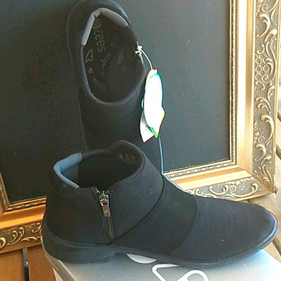 Bzees | Shoes | Booties Bzees Black | Poshmark